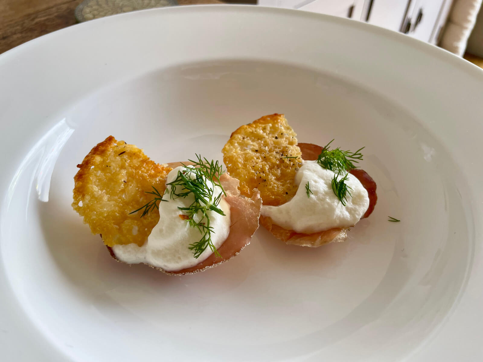 Parma ham and anchovy foam cups, with parmesan crisps